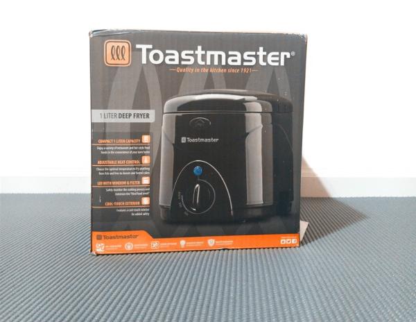 Toastmaster 1 Liter Deep Fryer and mini Personal Blender - $10